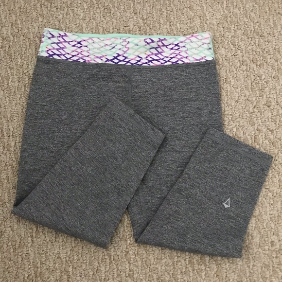 Ivivva | Bottoms | Ivivva Rhythmic Tight Crop | Poshmark